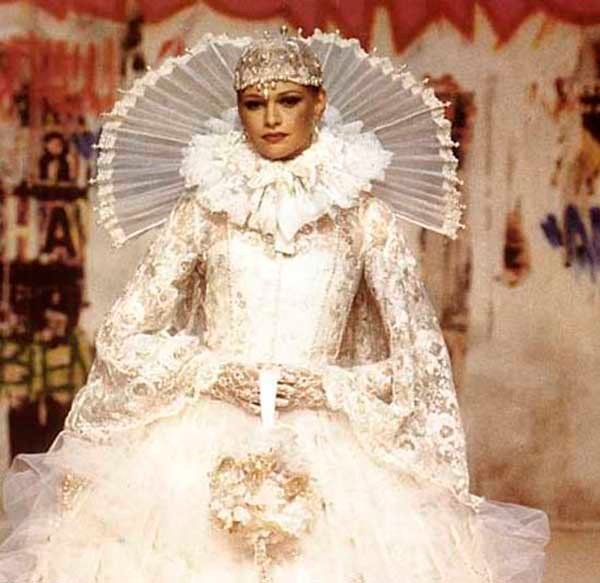 12 Ultimate Wedding Dress Fails • Linkiest
