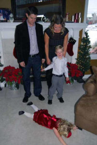 15 Photos Ruined By Kids Doing Inappropriate Things • Linkiest